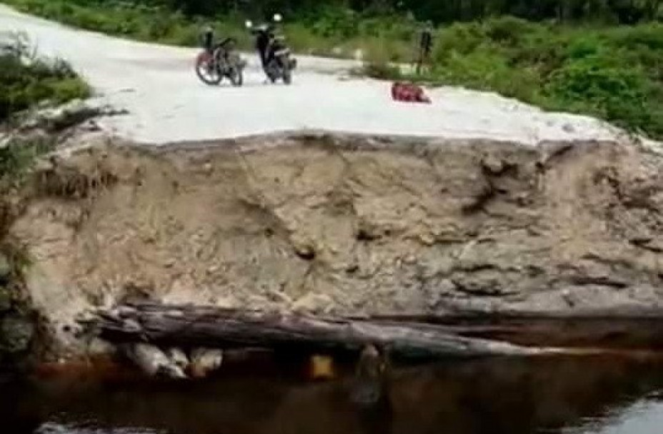 Jembatan Kampung Putus, 30 KK di Berau Terisolasi