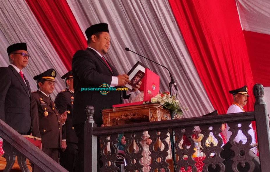 Ketua DPRD Abdul Rasid Bacakan Teks Proklamasi saat Upacara HUT ke-77 Kemerdekaan RI