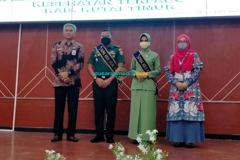 Dandim 0909/KTM dan Istri Dikukuhkan Sebagai Bapak dan Bunda Asuh Anak Stunting