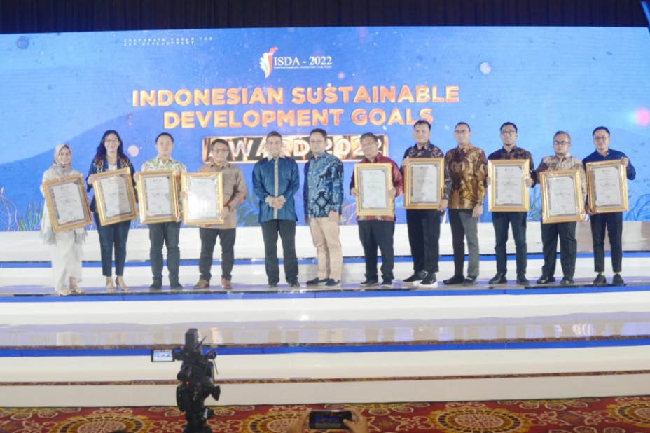 Kideco Sabet 14 Penghargaan Indonesia sustainable Development Award 2022