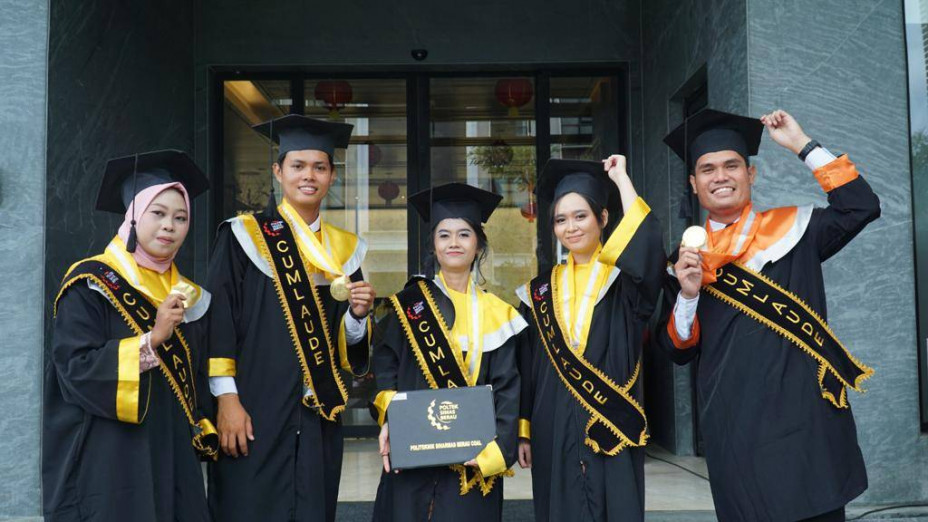 Poltek Simas Berau Coal Luluskan 79 Wisudawan, Mayoritas Raih Cumlaude