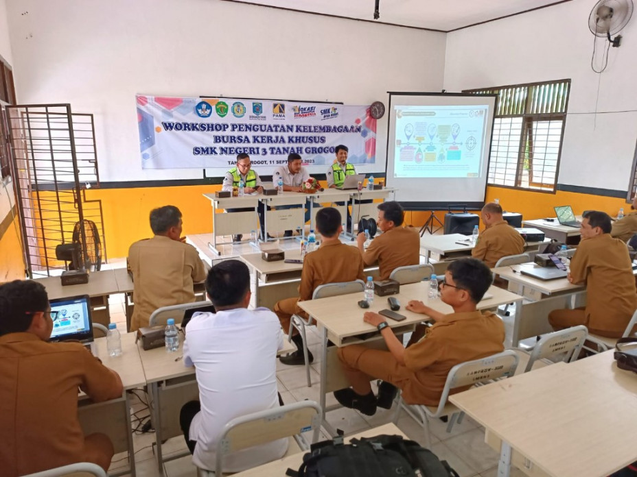 Pama Kide Gelar Workshop Penguatan Kelembagaan BKK Center di SMKN 3 ...